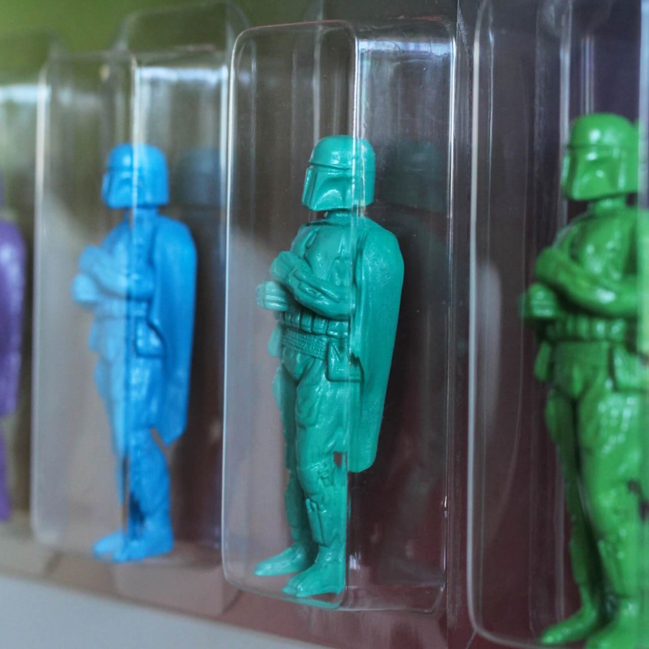 Twelve Framed Colors de Six Foot Turkey Toys - Zona Toys